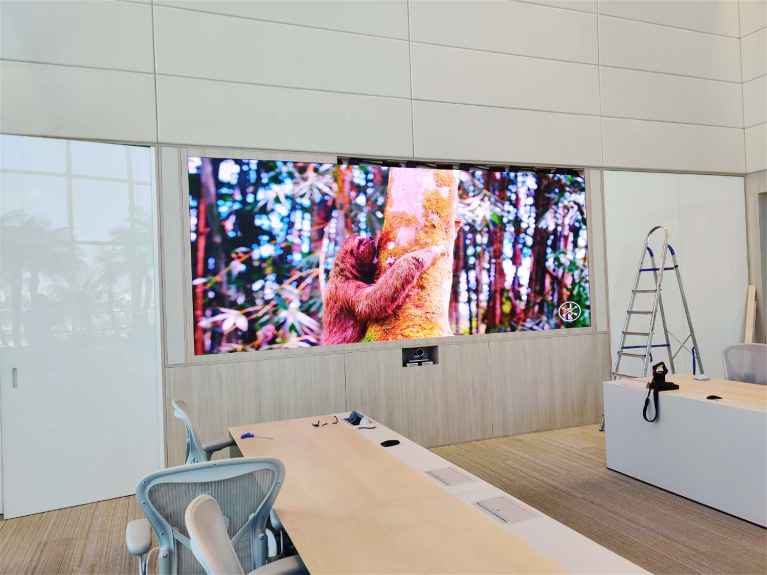 P1.5 meeting room_Commercial Display_Show case_Infipixel